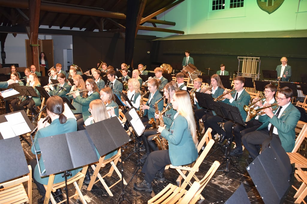Warburg: Musiker bieten „Stille Nacht“ im Seemannsstil
