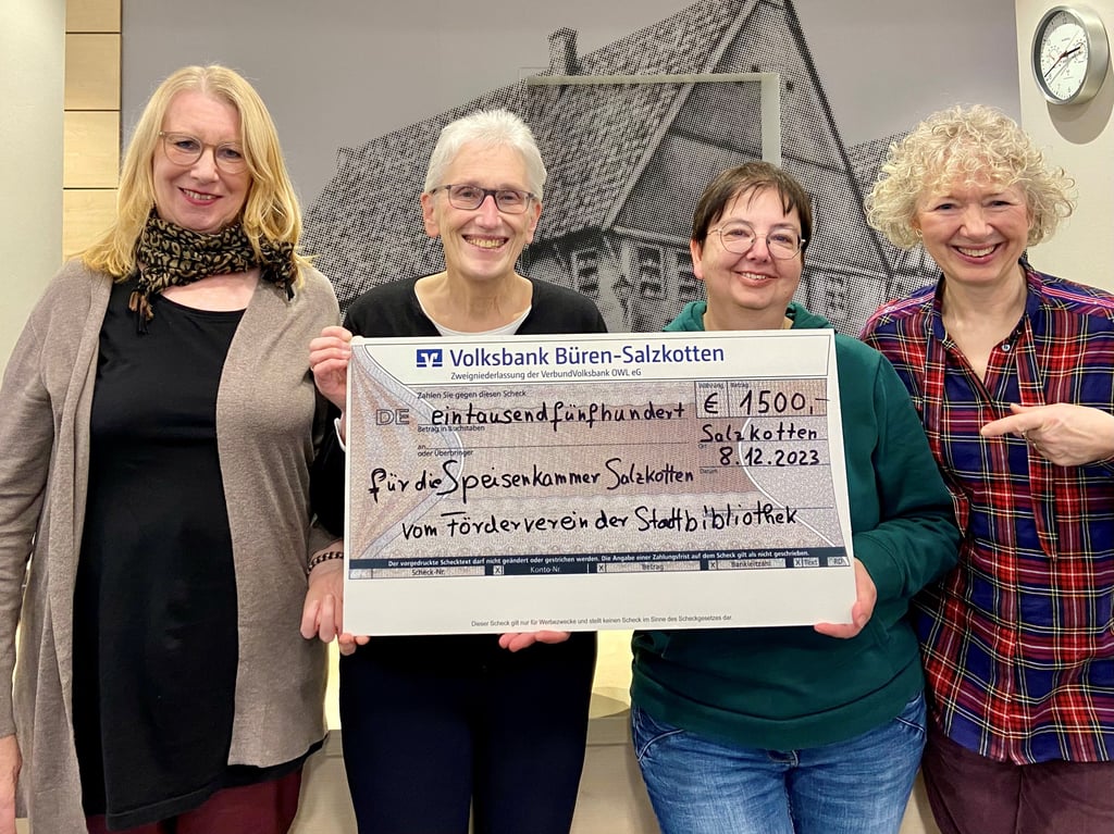 Salzkotten: Krimi-Fans spenden 1500 Euro für Speisenkammer