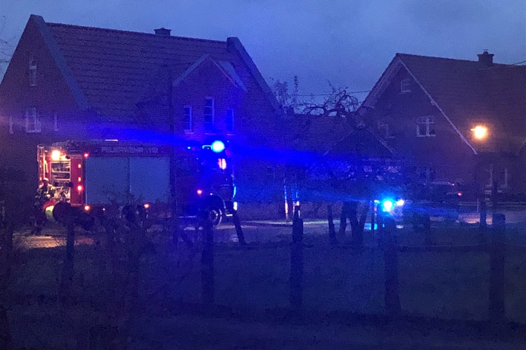 Feuerwehr löscht Schornsteinbrand