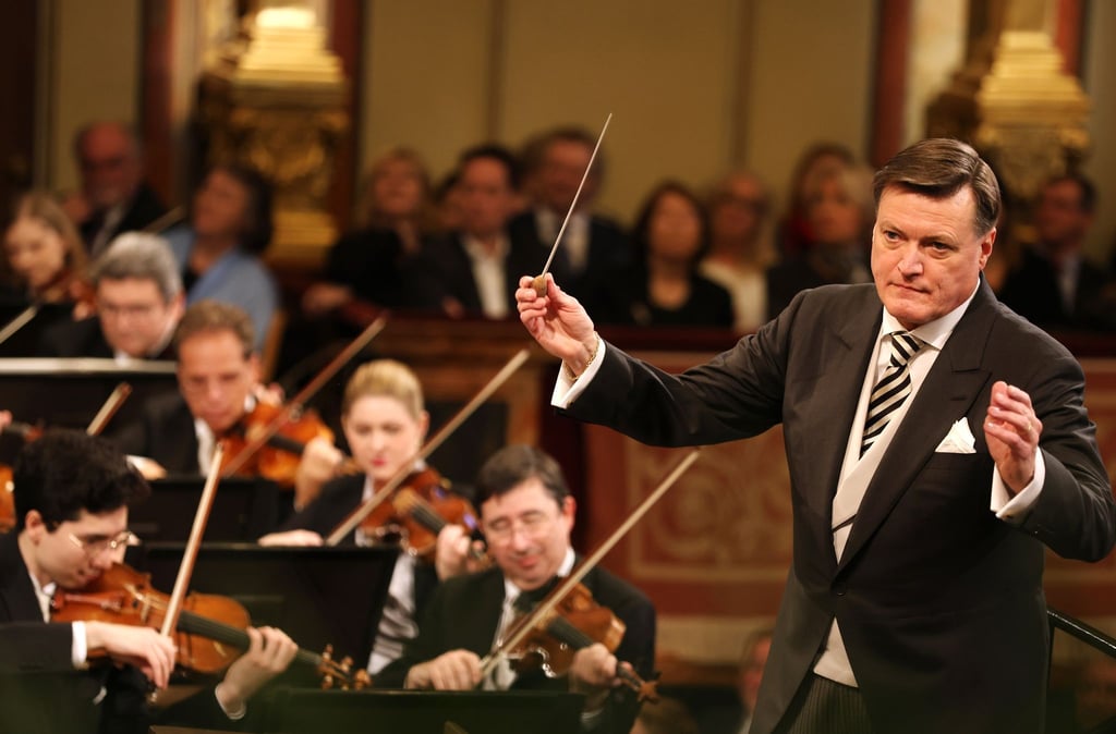 Neujahrskonzert mit Premiere: Maestro Thielemann in Bestform