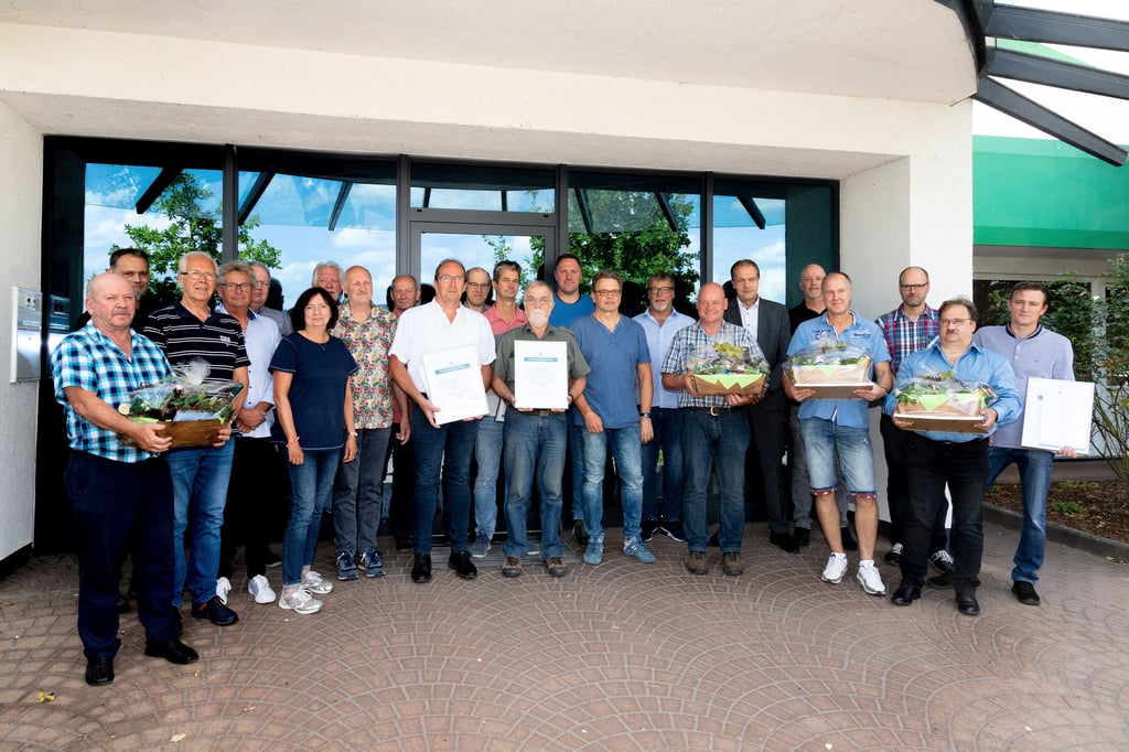 Beverungen: Firma Hegla ehrt langjährige Mitarbeiter