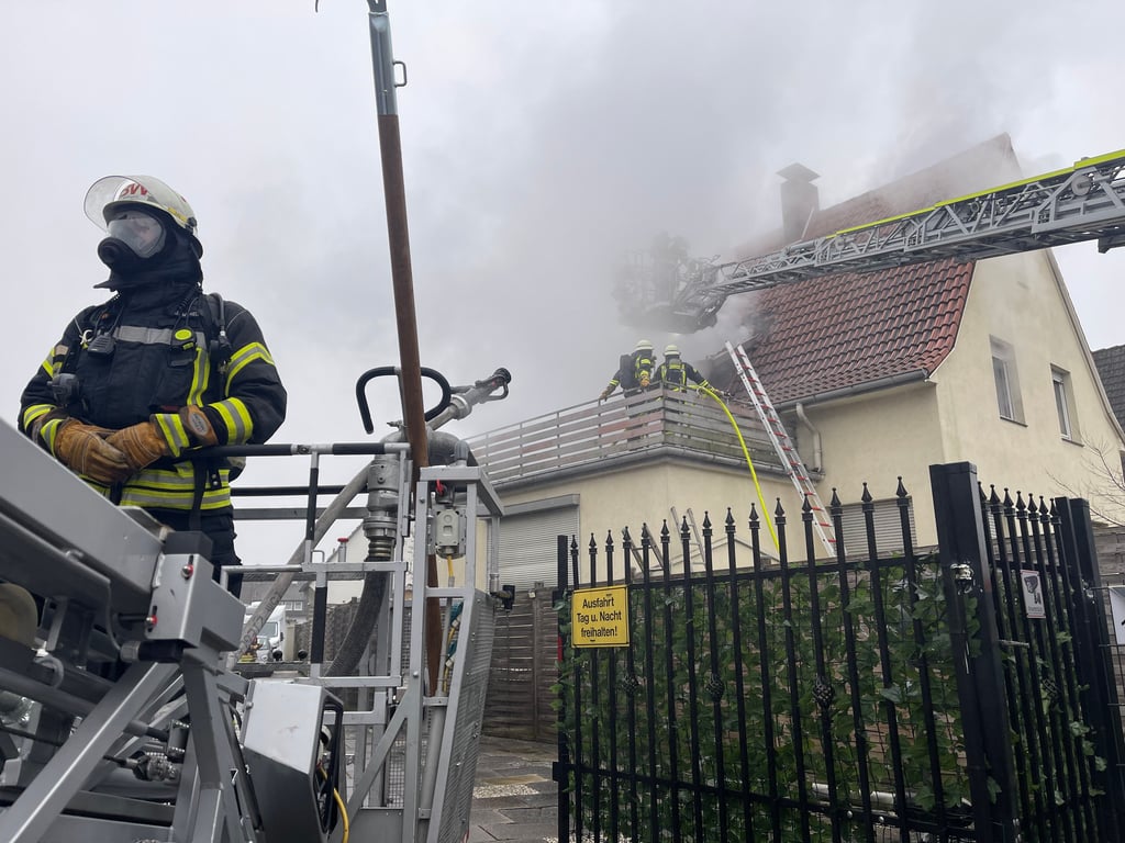 Bielefelder Wohnhaus durch Feuer zerstört