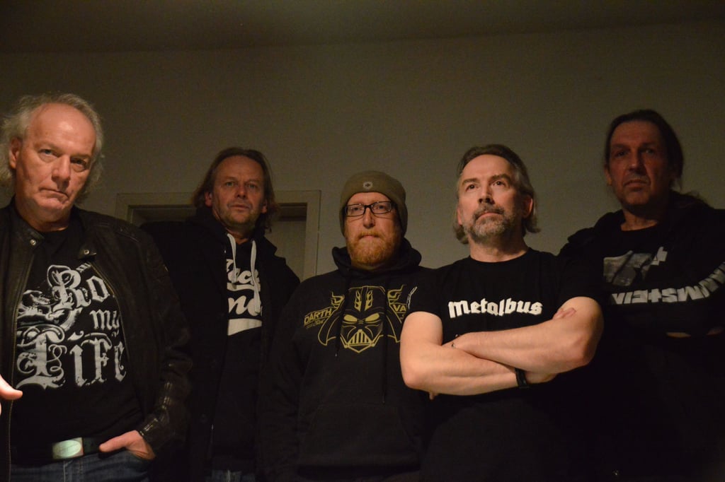 Beverungen: Barock bringt AC/DC-Sound in die Stadthalle