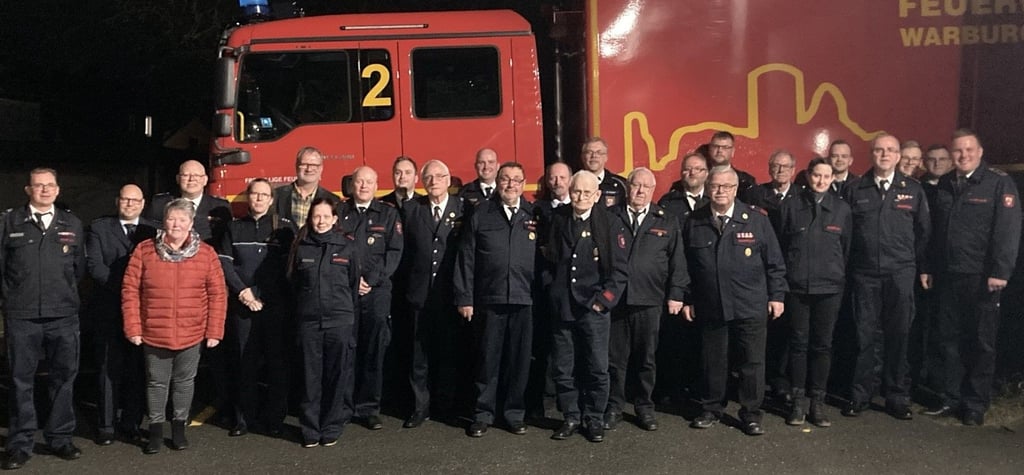 Warburg: Löschzug West der Feuerwehr meistert 150 Einsätze