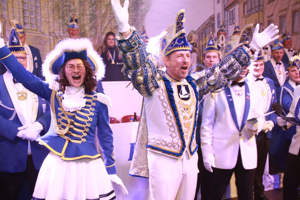 Karneval in Greven: Prinz Andreas und Pünte Laura regieren