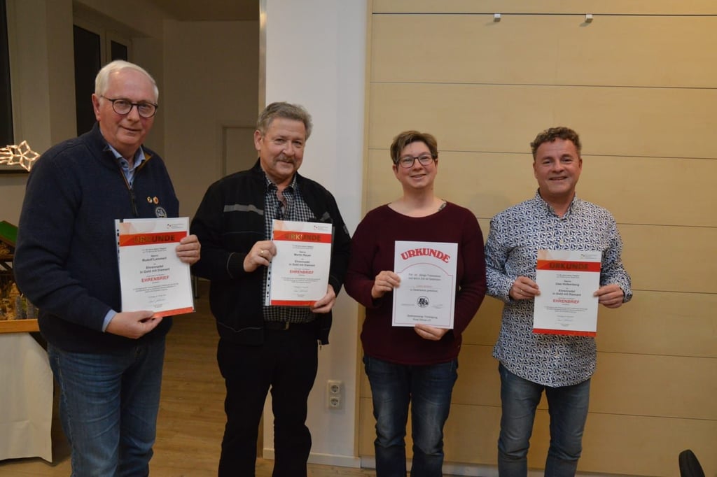 Höxter: Spielmannszug Godelheim ehrt treue Mitglieder