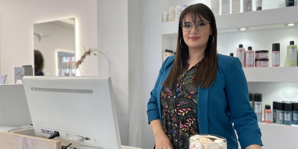 Friseurin fährt zur Fashion Week in Paris: Laura Schwindt darf Star ...