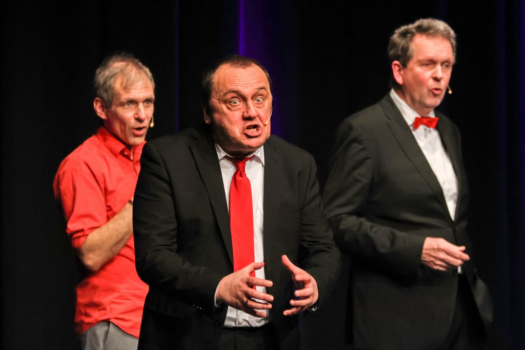 „Storno“ mit „Inventur 2024“ in Beverungen: witzig und hochaktuell