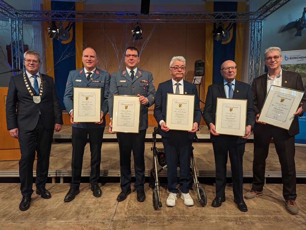 Borchen: Fünf Männer mit der Ehrennadel ausgezeichnet
