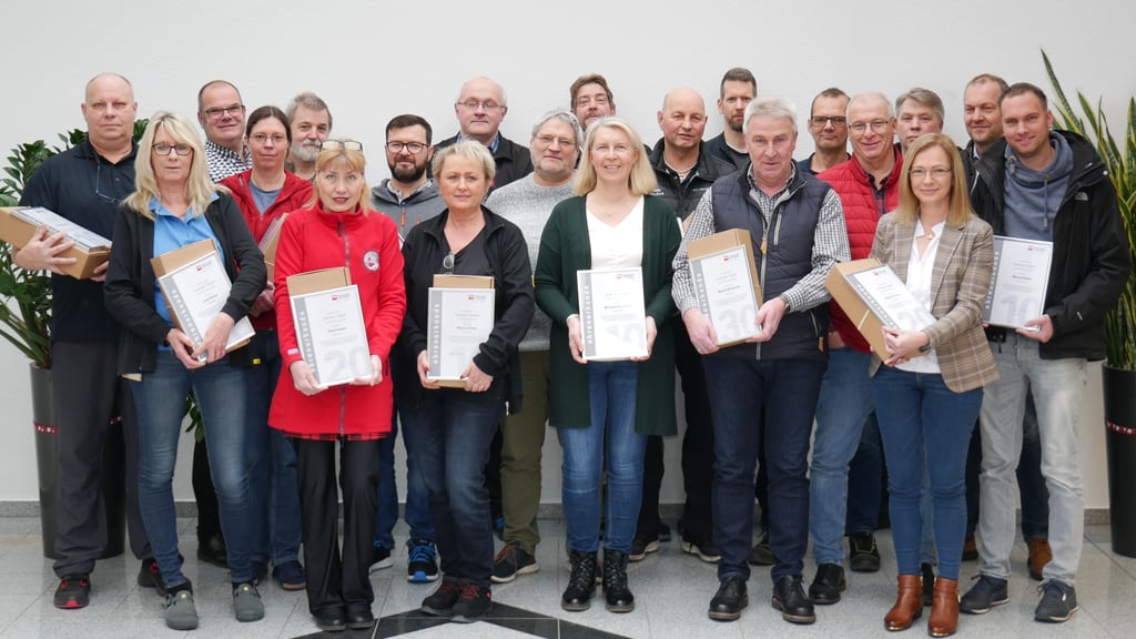 Salzkotten: Müller-Elektronik dankt treuen Mitarbeitern