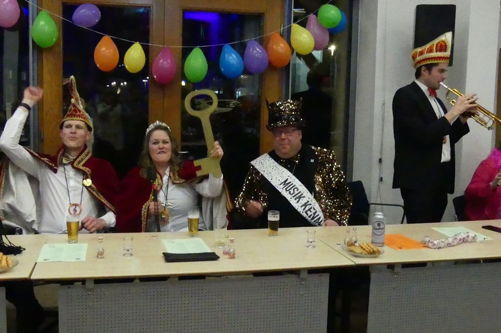 Rathaussturm: Im Samba-Zug nach Saerbeck