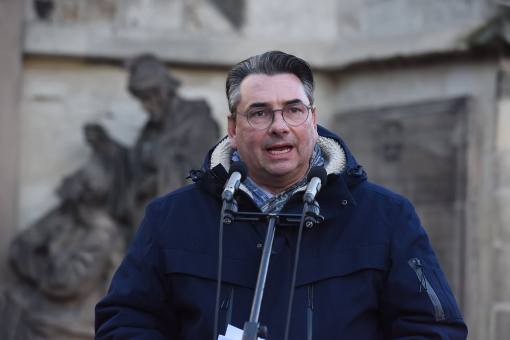 Starkes Signal aus der Mitte Ahlens gegen rechts