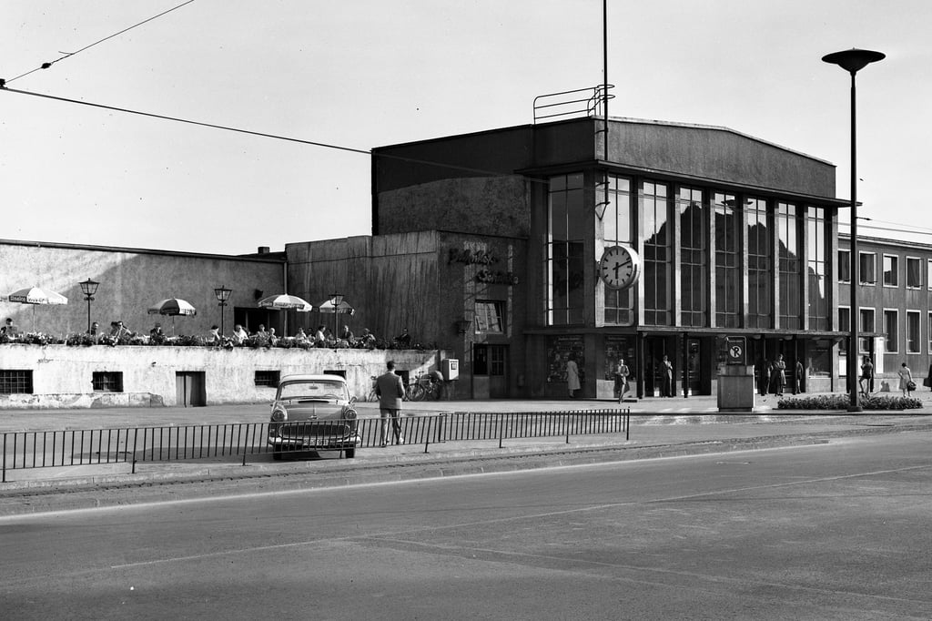 Paderborn: Der Hauptbahnhof im Wandel der Zeit