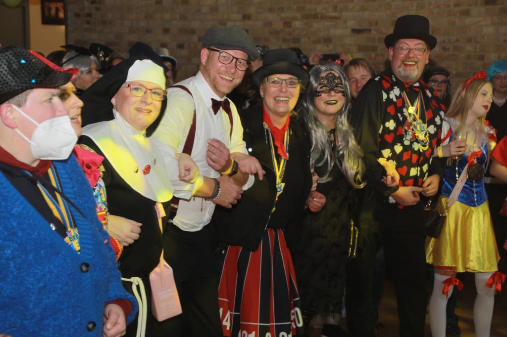 CcFfL-Karnevalsparty im Ballenlager Greven 2024