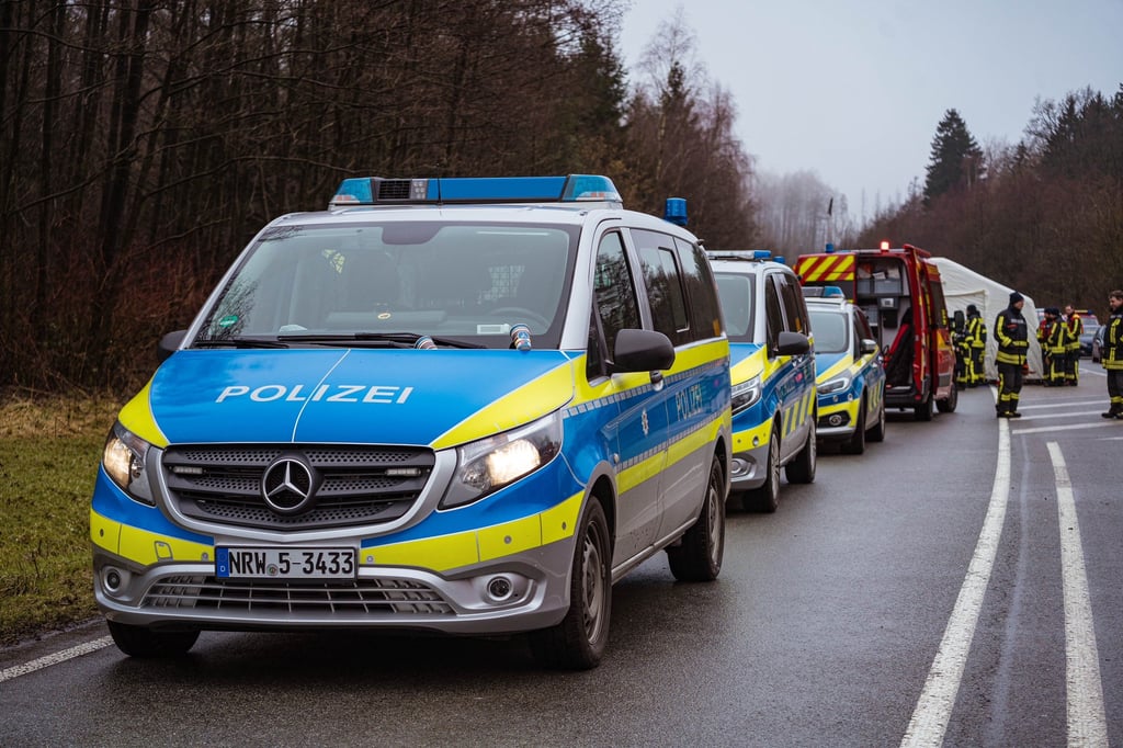 Schwerer Unfall auf der B1 bei Horn-Bad Meinberg