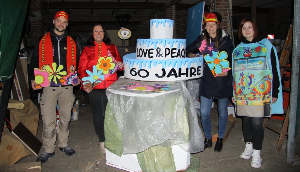 KCCF Steinhagen zieht mit Pril-Blumen und T1-Bulli in den Karneval