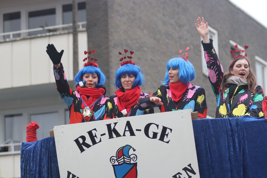 Karneval 2024: Die Bilder vom großen Umzug durch Greven