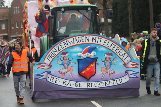 Karneval 2024: Die Bilder vom großen Umzug durch Greven