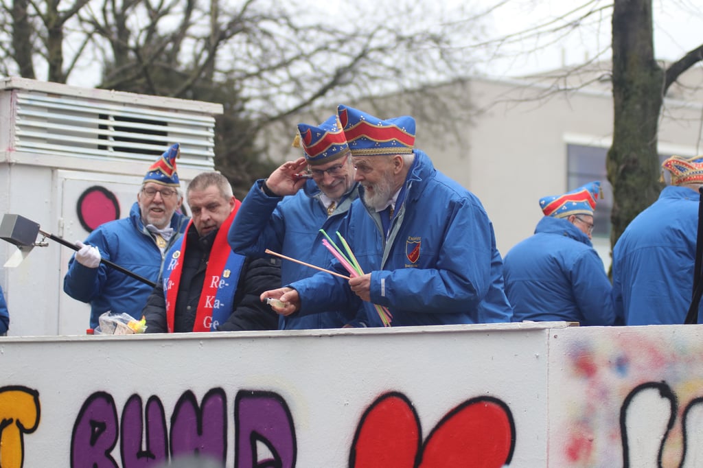 Karneval 2024: Die Bilder vom großen Umzug durch Greven