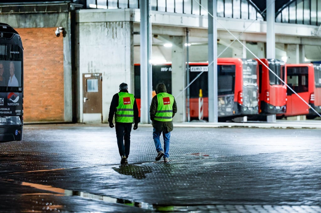 Verdi ruft zu weiterem Warnstreik im NRW-Nahverkehr auf Verdi ruft zu weiterem Warnstreik im NRW-Nahverkehr auf