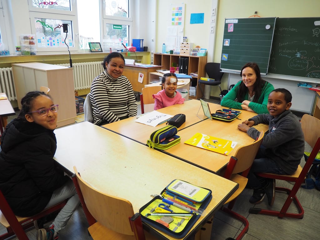 Tag der Muttersprache: Babylonisches Sprachengewirr in der Grundschule ...