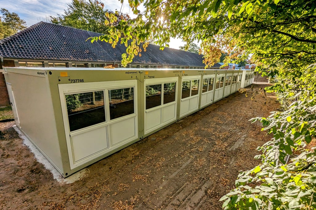 Containerklassen in Angelmodde: Schuhe schmelzen unter der Heizung