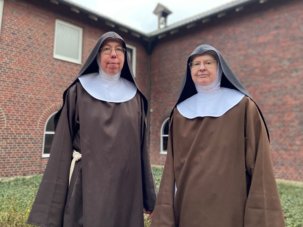 Klarissen verlassen das Kloster in Senden