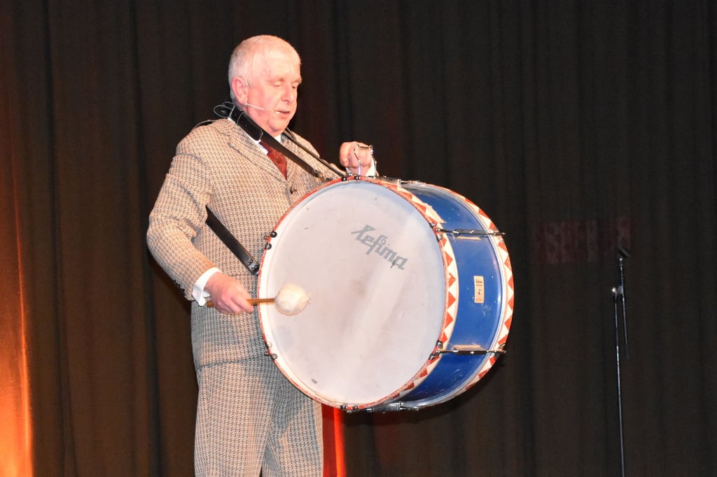 Bildergalerie: Kabarettnacht in Warburg begeistert 500 Gäste im PZ