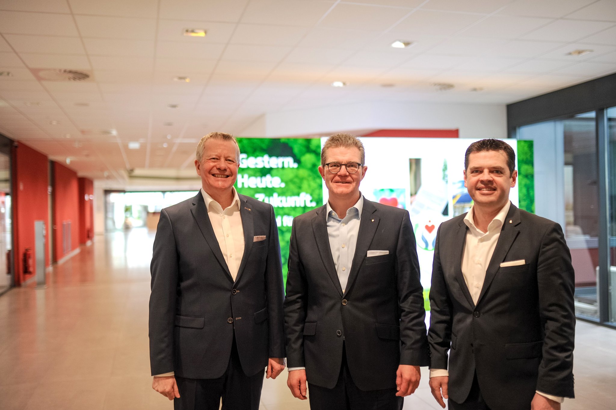 Bad Driburg: Sparkasse dankt treuen Mitarbeitern