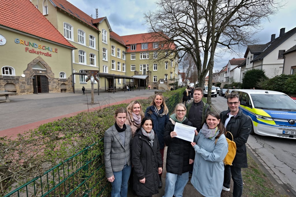 Herforder Elterntaxi-Ärger: Initiative fordert Straßensperrung