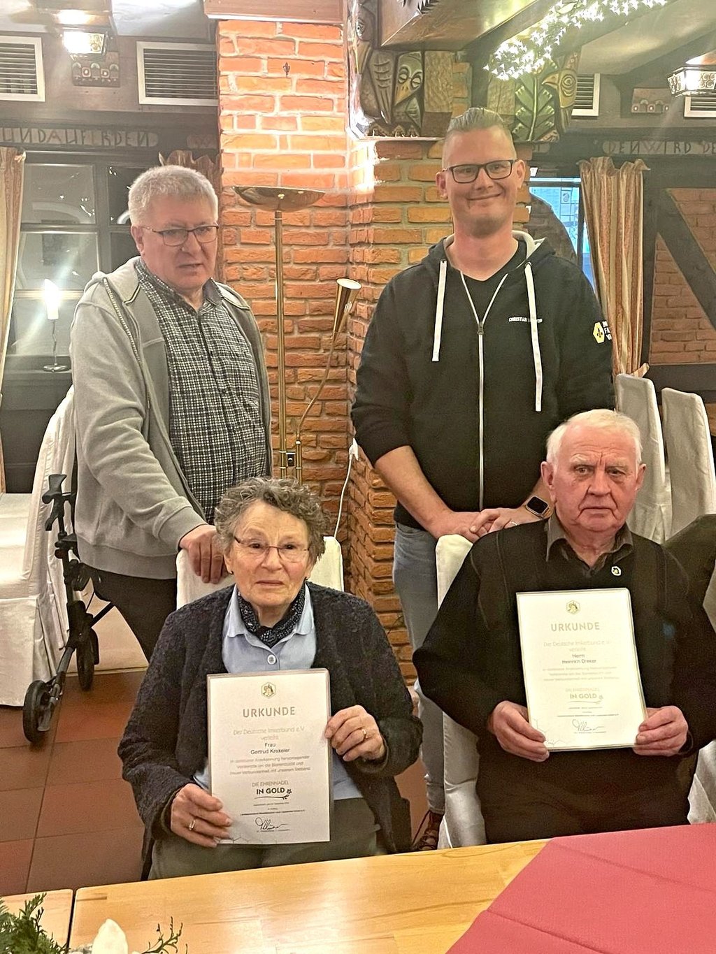 Imkerverein Beverungen ehrt Mitglieder