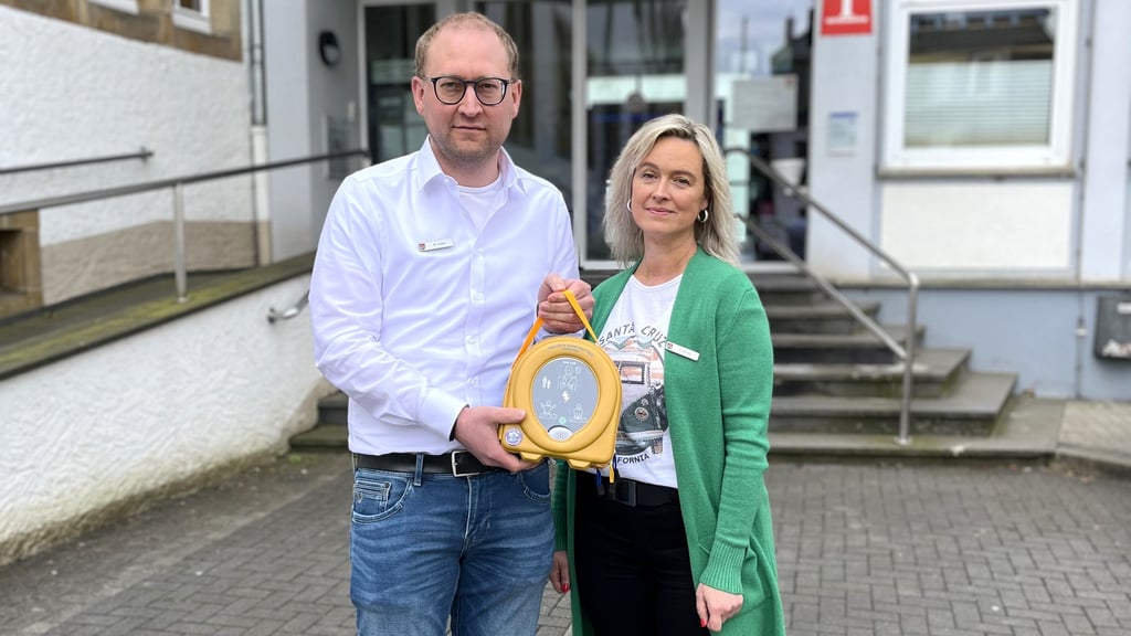 Büren: Stadt zählt Defibrillatoren