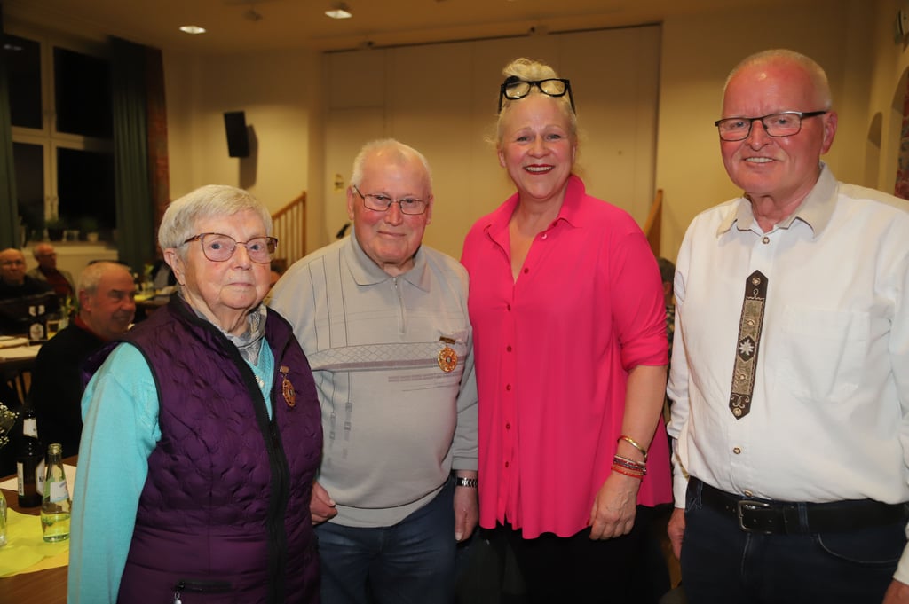 Schloß Holte-Stukenbrock: Heideverein Sende verleiht Ehrenplakette