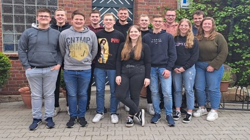 72-Stunden-Aktion: KLJB baut große Fahrradhütte