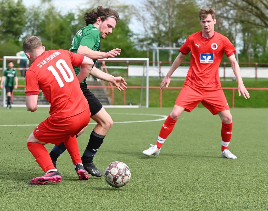 Fußball: Max Kretzer lässt die SG Telgte II in Everswinkel jubeln