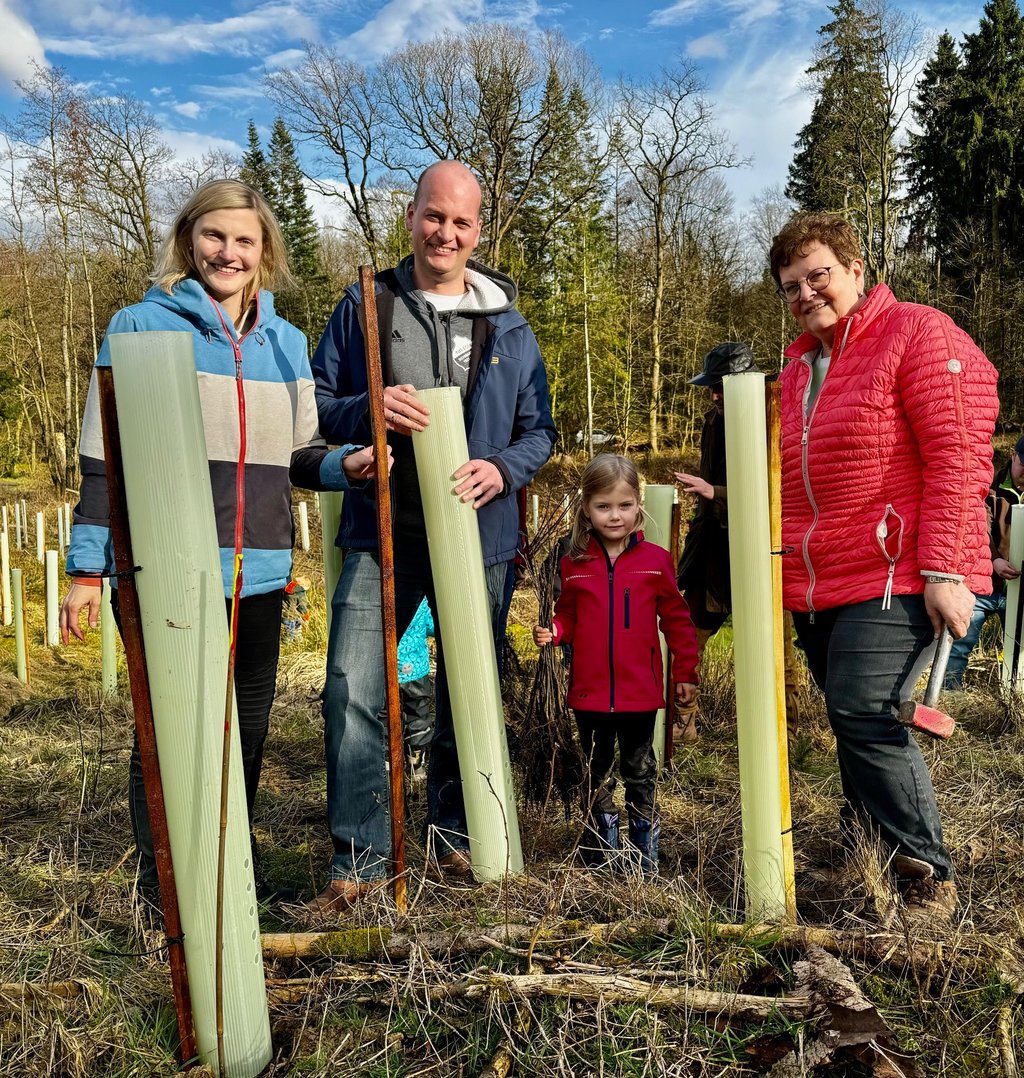 Altenbeken-Schwaney: Rund 600 neue Bäume für den Schwaneyer Forst