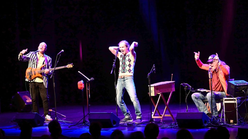 Paderborn: Rebellische Zeit mit Olaf Schubert in der Paderhalle