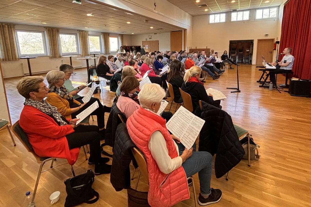 Borchen: Großer Projektchor probt fürs Jubiläum in Kirchborchen