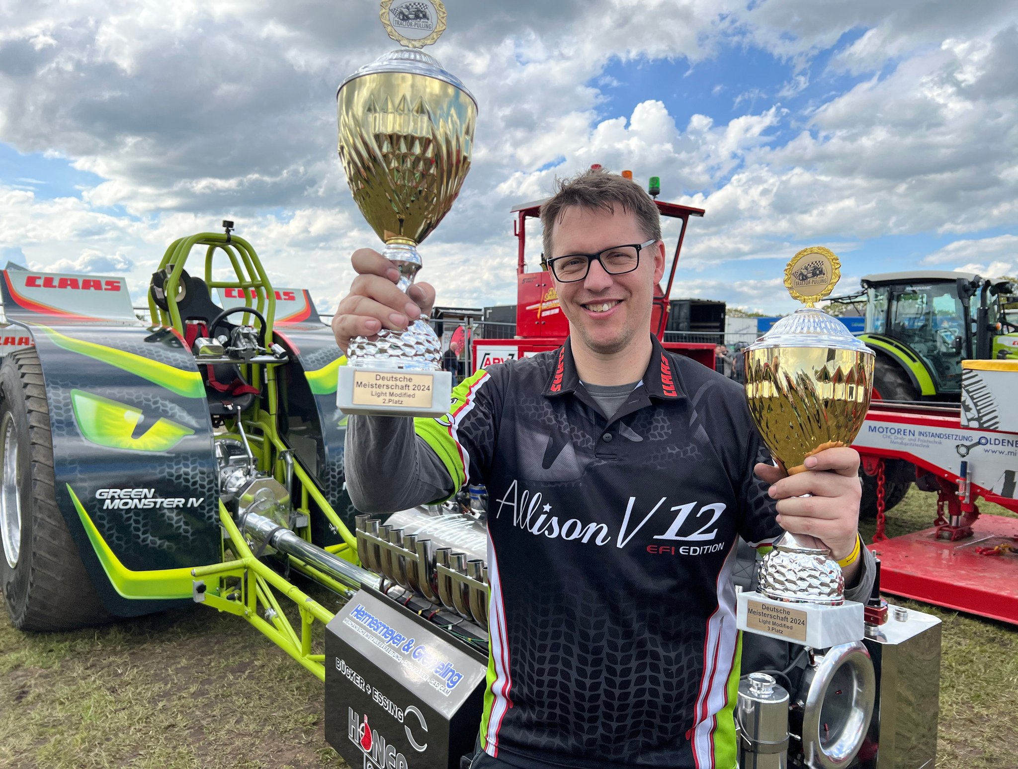 „Traktor Pulling“ begeistert 20.000 Fans