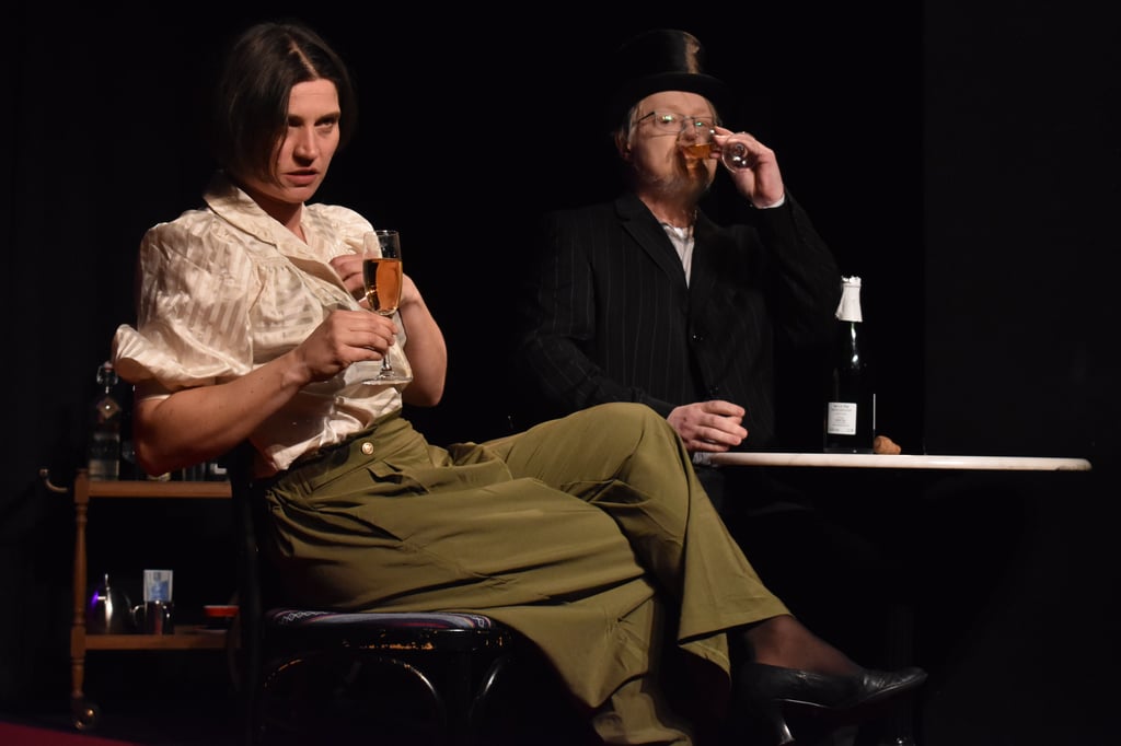 Bad Oeynhausen: Kleines Theater Rehme zeigt „Das kunstseidene Mädchen“