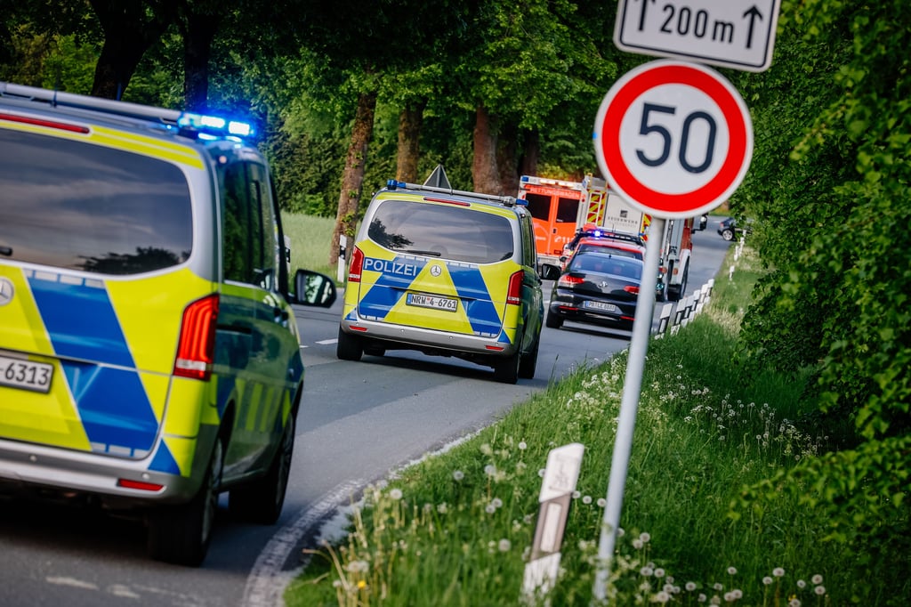Altenbeken: Motorradfahrer bei Unfall auf der L755 schwer verletzt