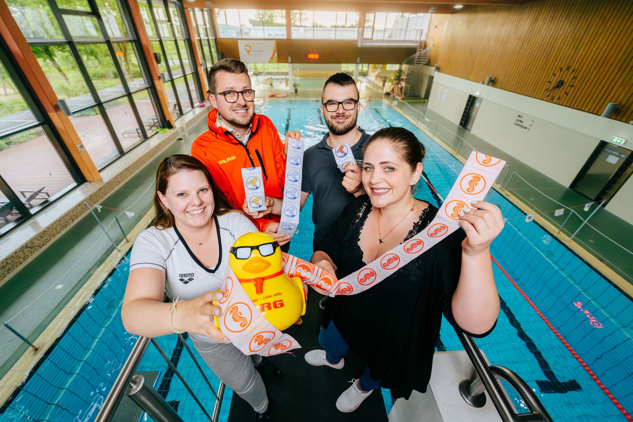 Schloß Holte-Stukenbrock: Hallenbad öffnet fürs Schwimmabzeichen