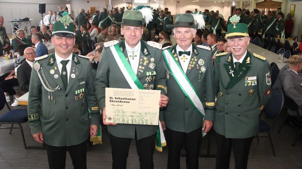 Sennelager: Oberst erhält beim Schützenfest eine hohe Ehrung