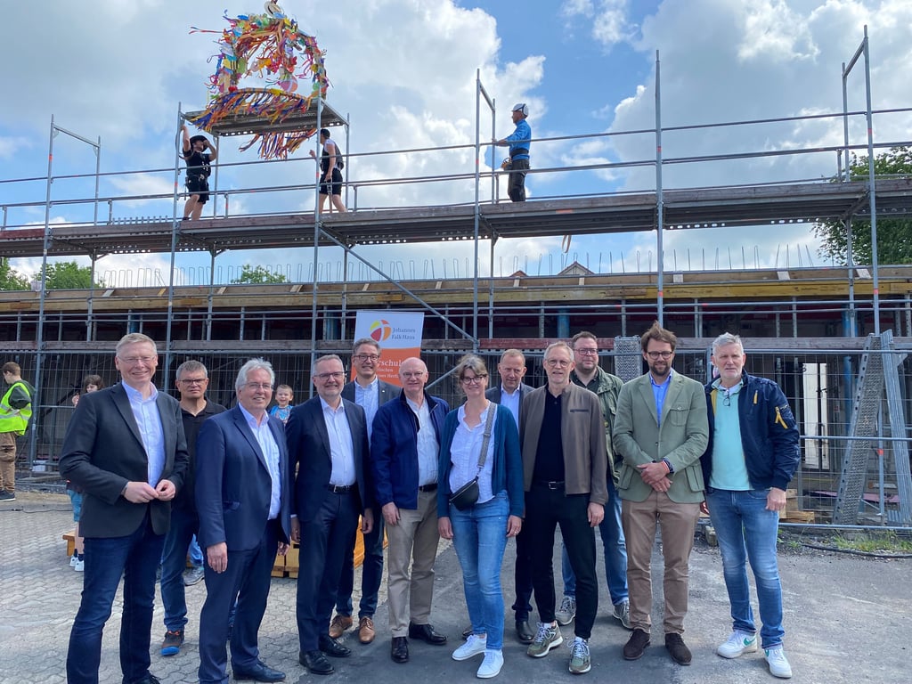 Hiddenhausen: Richtfest im Johannes-Falk-Haus gefeiert