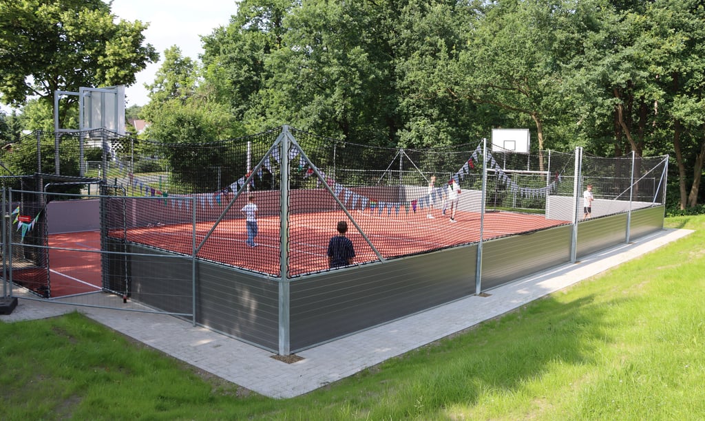 Delbrück: Mehrzweckspielfeld in Boke offiziell in Betrieb genommen