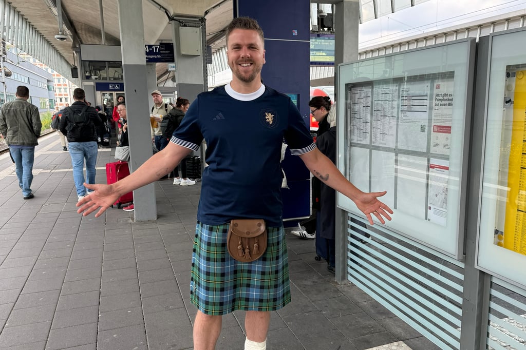 Jonathan Neilson aus Münster ist beim EM-Spiel gegen Schottland