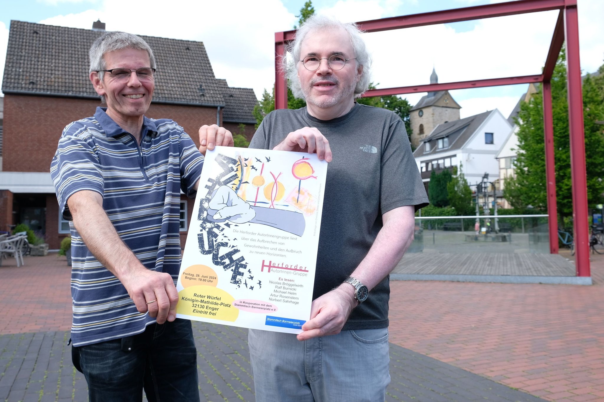 Stammtisch Barmeierplatz lädt zur Autorenlesung am Roten Würfel in Enger