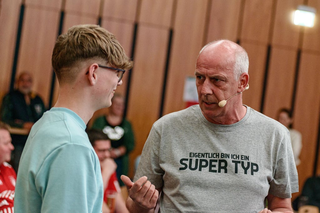 Espelkamp: Mario Basler plaudert über Fußball