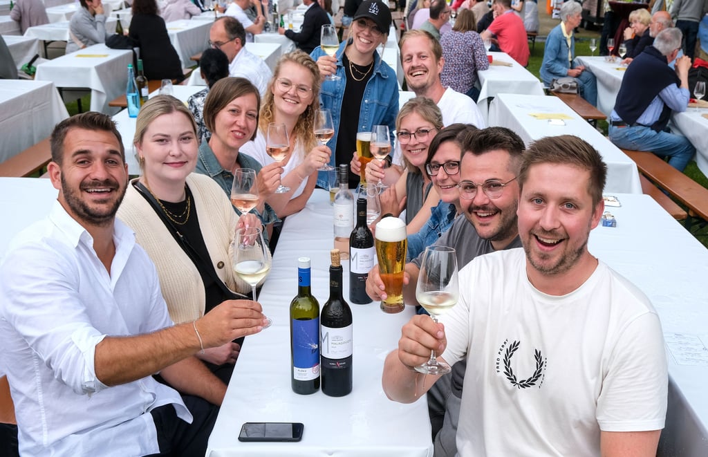 Bünde: Tausende Besucher feiern Weinfest im XXL-Format