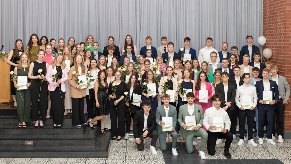 Abitur Städtisches Gymnasium Ochtrup: 78 junge Menschen erklimmen den ...